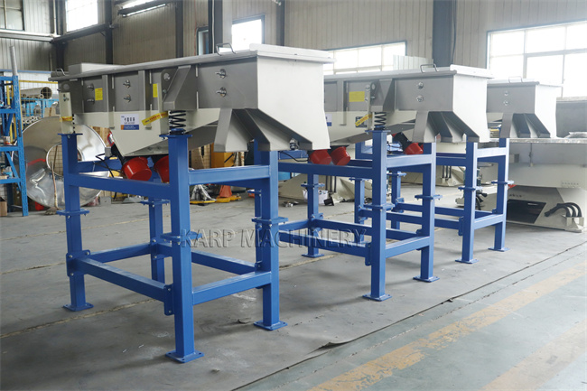 Linear vibrating sieve for classifying plastic pellets - Xinxiang KARP ...